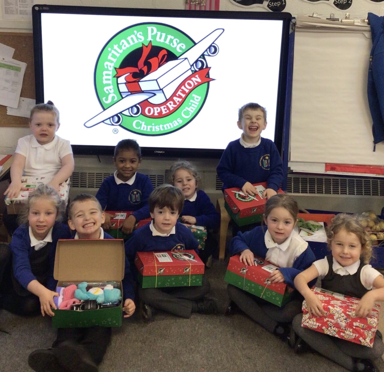 Walkergate Community School Take Part in Operation: Christmas Child ...